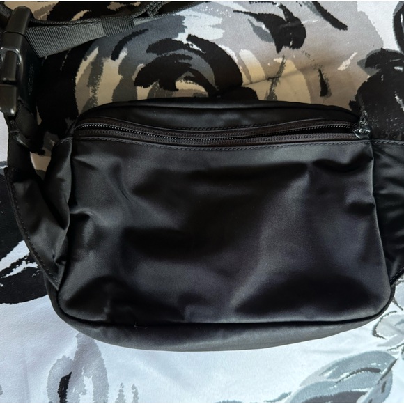 lululemon athletica | Bags | Lululemon Crossbody 2l | Poshmark